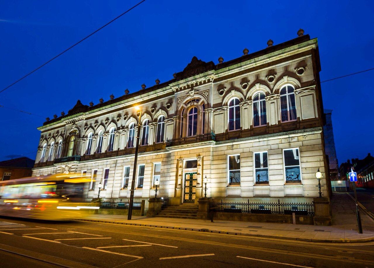 Two Oldham iconic buildings are bathed in light - About Manchester