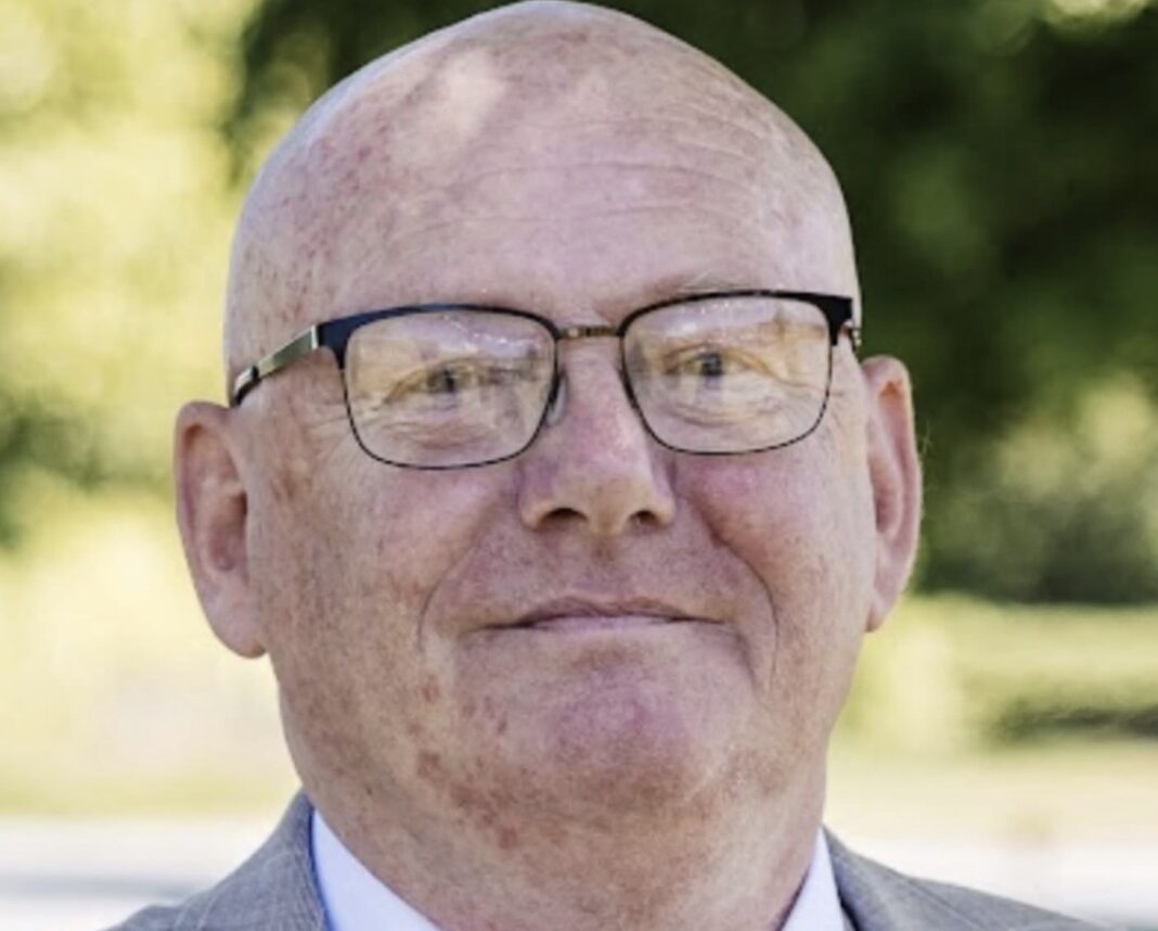 Missing man found dead in Oldham car after crash - About Manchester