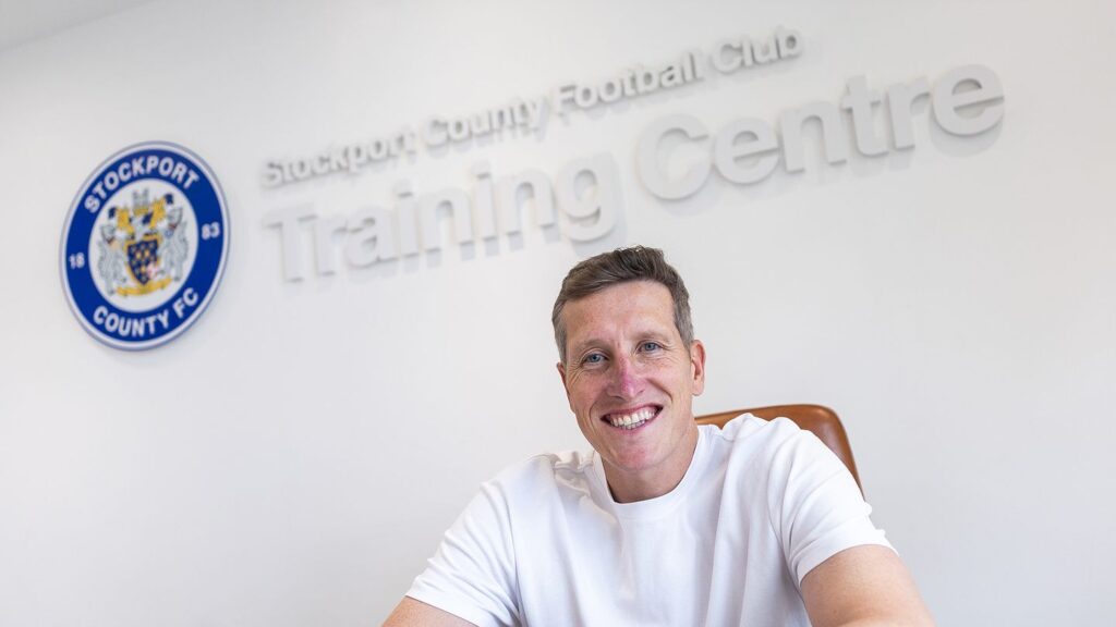 Hatters appoint Rochdale McNulty as new head coach - About Manchester